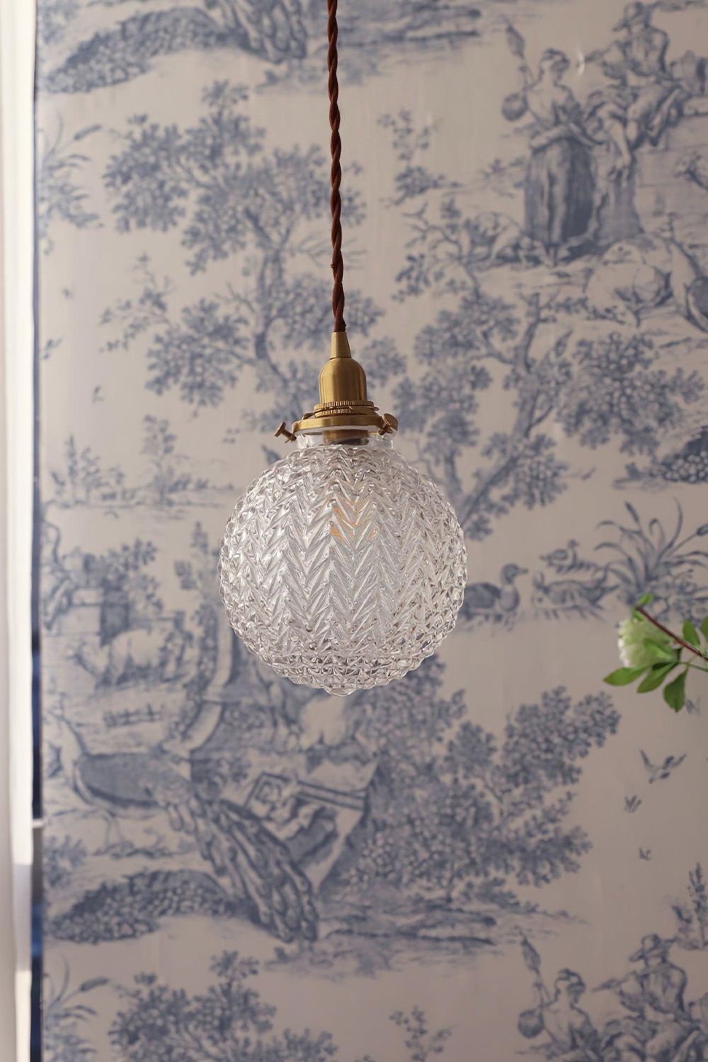 Vintage Glass Colonial Global Pendant Light – SamuLighting